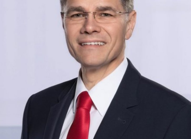 Karl Lamprecht è il nuovo Presidente e CEO di Carl Zeiss - Fiera ...
