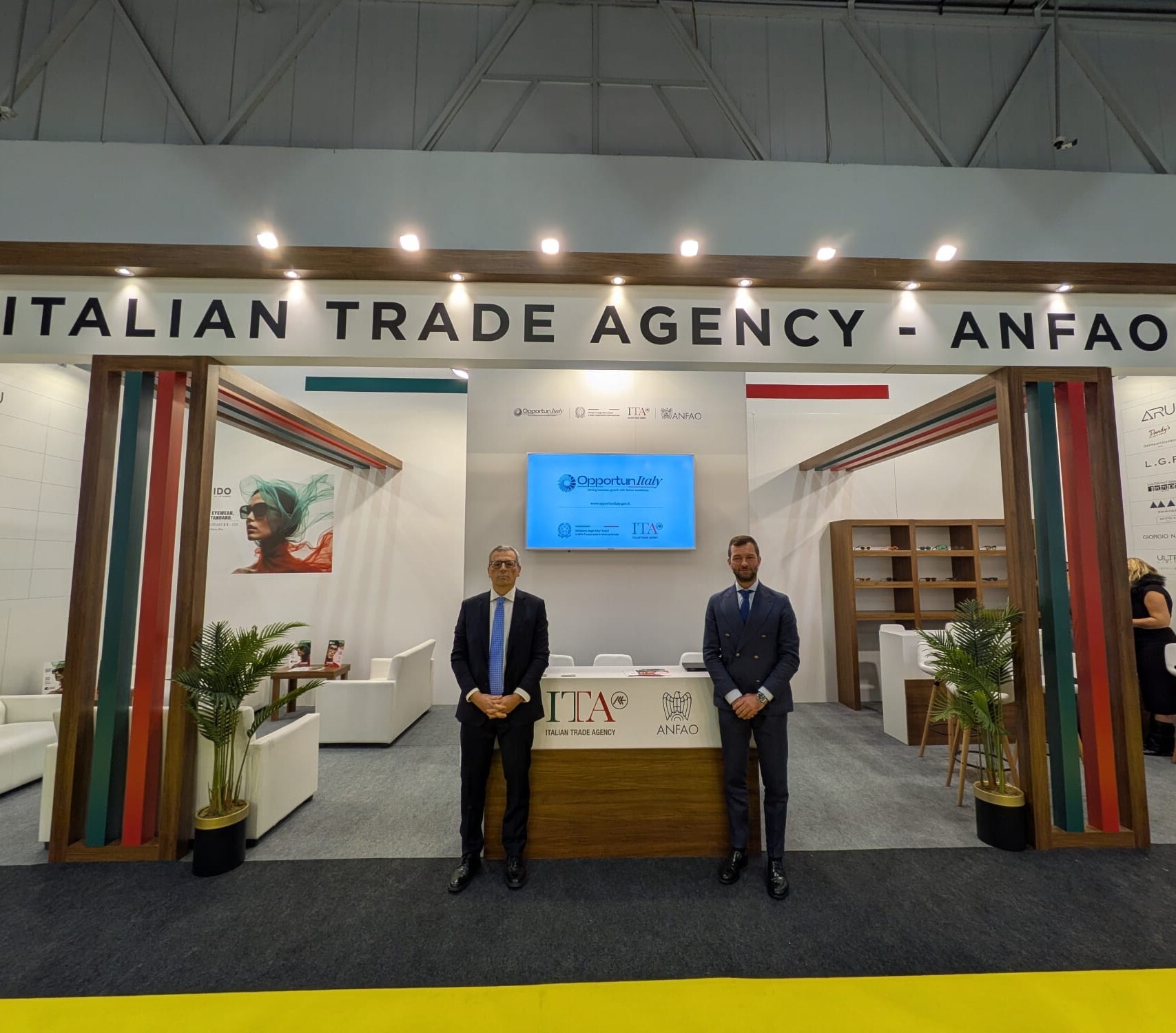 ANFAO in Istanbul: spotlight on italian eyewear - Milan Optical Fair ...